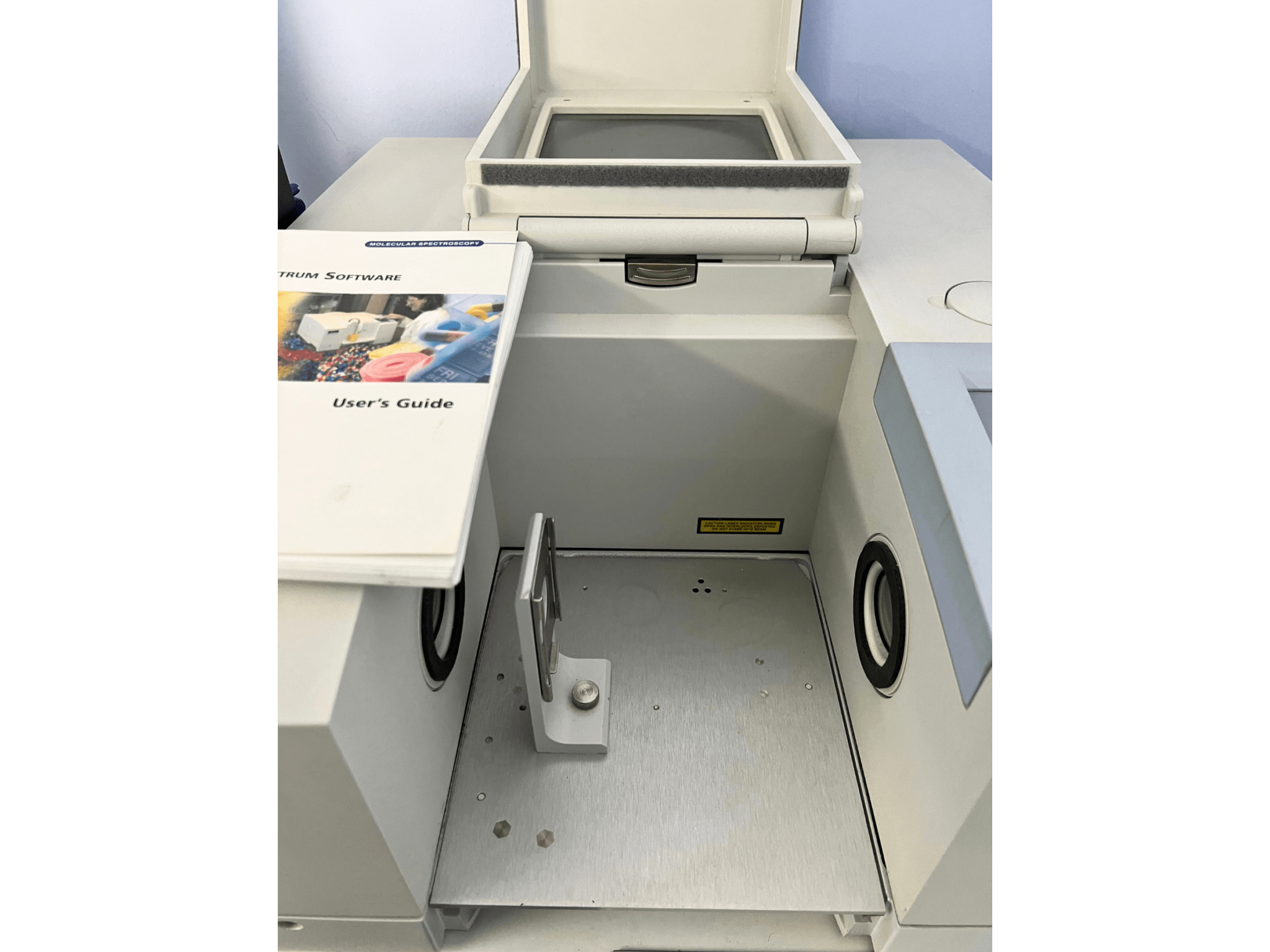 Perkin Elmer Spectrum One FTIR Spectrometer - Richmond Scientific