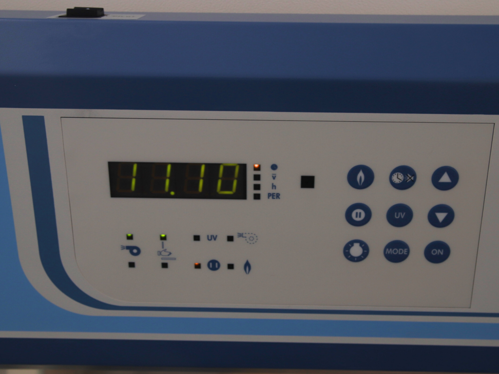 Thermo Scientific Safe 2020 Class 2 Biological Safety Cabinet ...