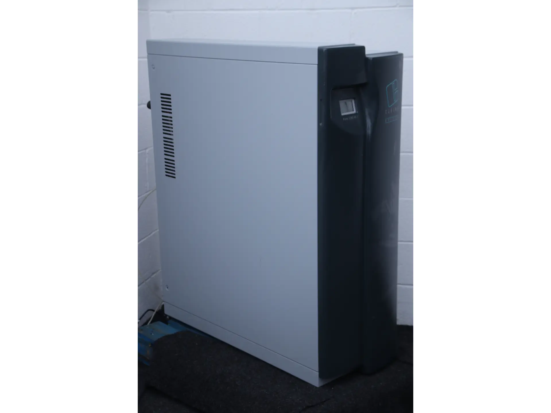 NiGen LCMS 40-1 Nitrogen Generator - Richmond Scientific