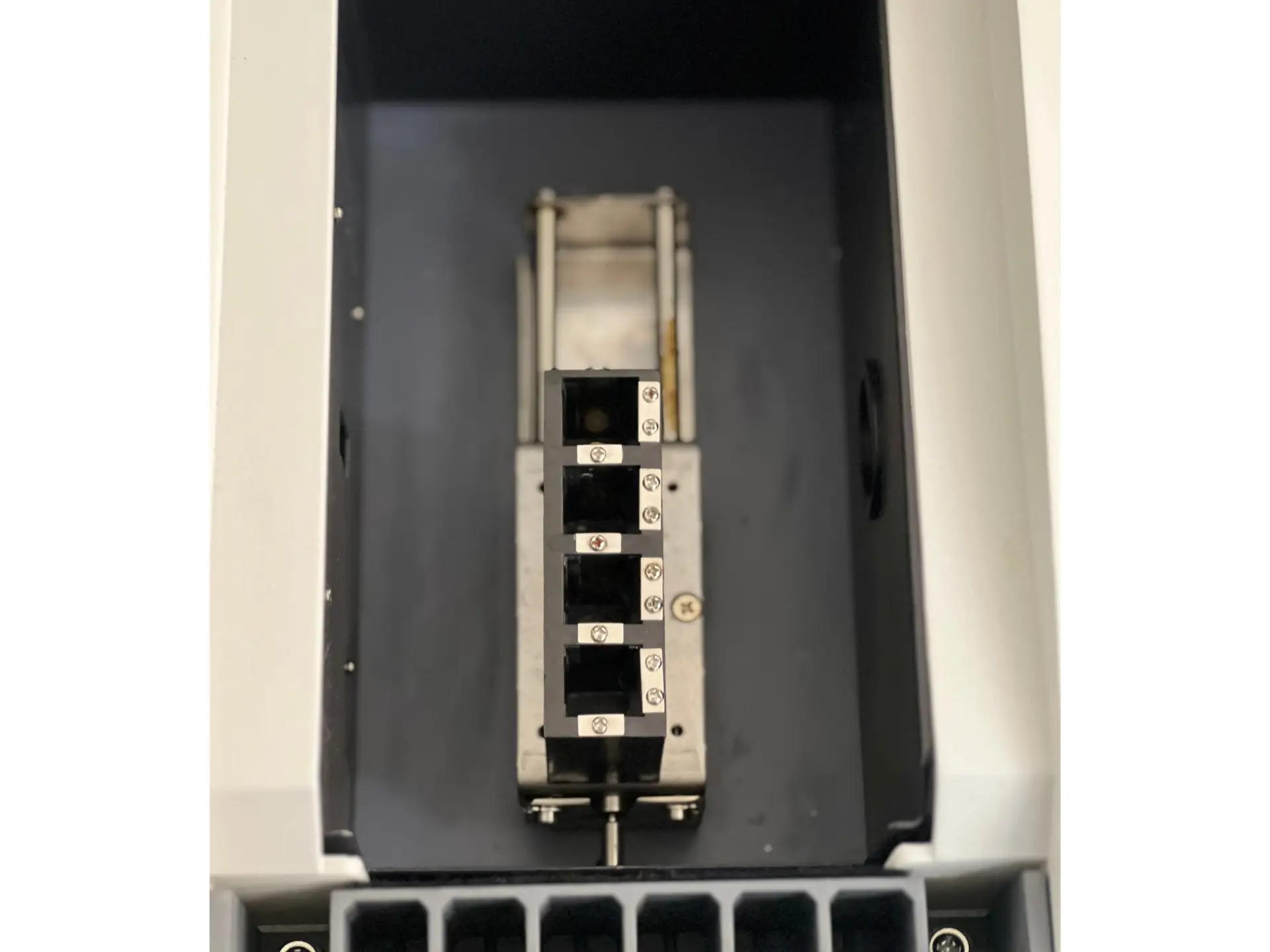 Cole Parmer UV-Vis Spectrophotometer (83059-15) - Richmond Scientific