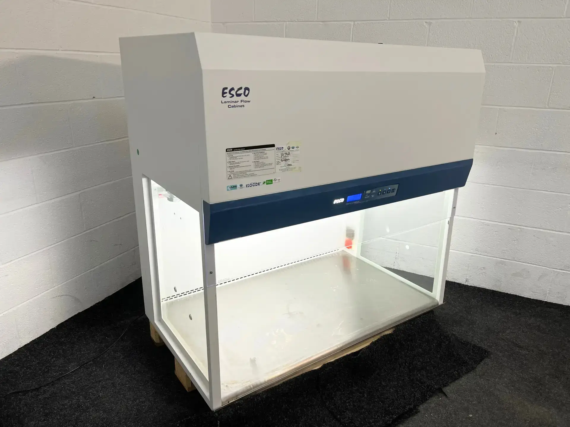 Esco Airstream Gen 3 Laminar Flow Cabinet - Richmond Scientific