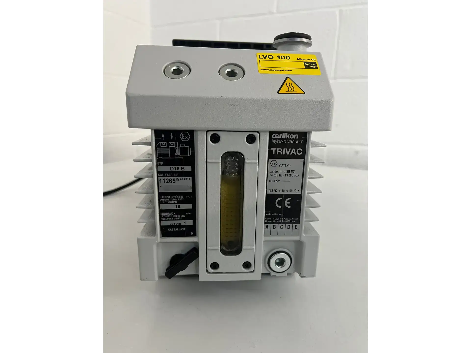 Leybold Trivac D16B LS90LPR/T Vacuum Pump - Richmond Scientific