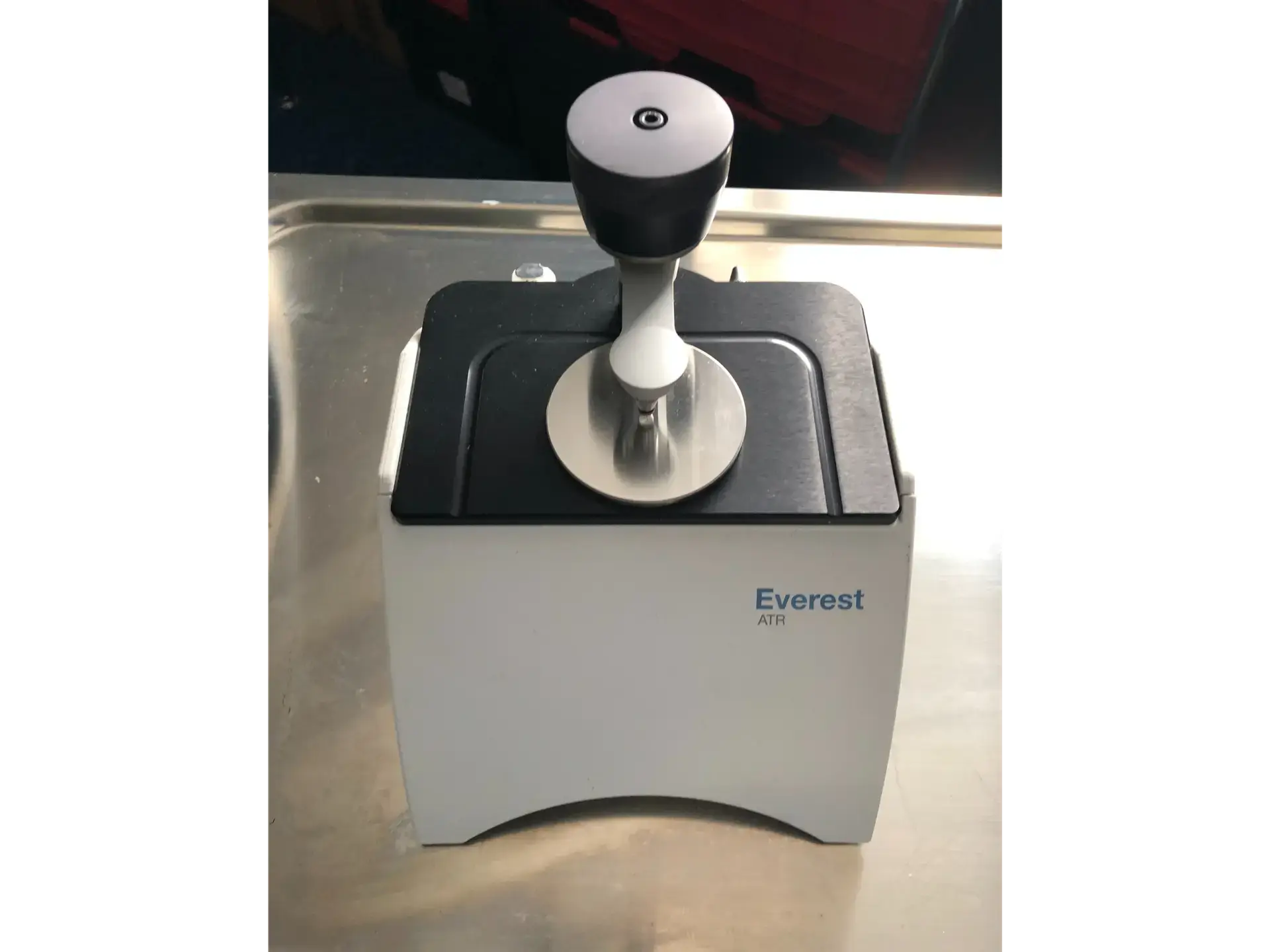 Thermo Nicolet Summit FTIR - Richmond Scientific