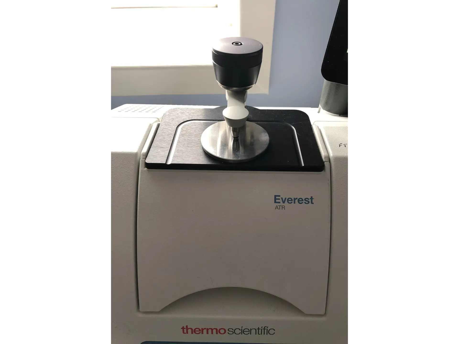 Thermo Nicolet Summit FTIR - Richmond Scientific