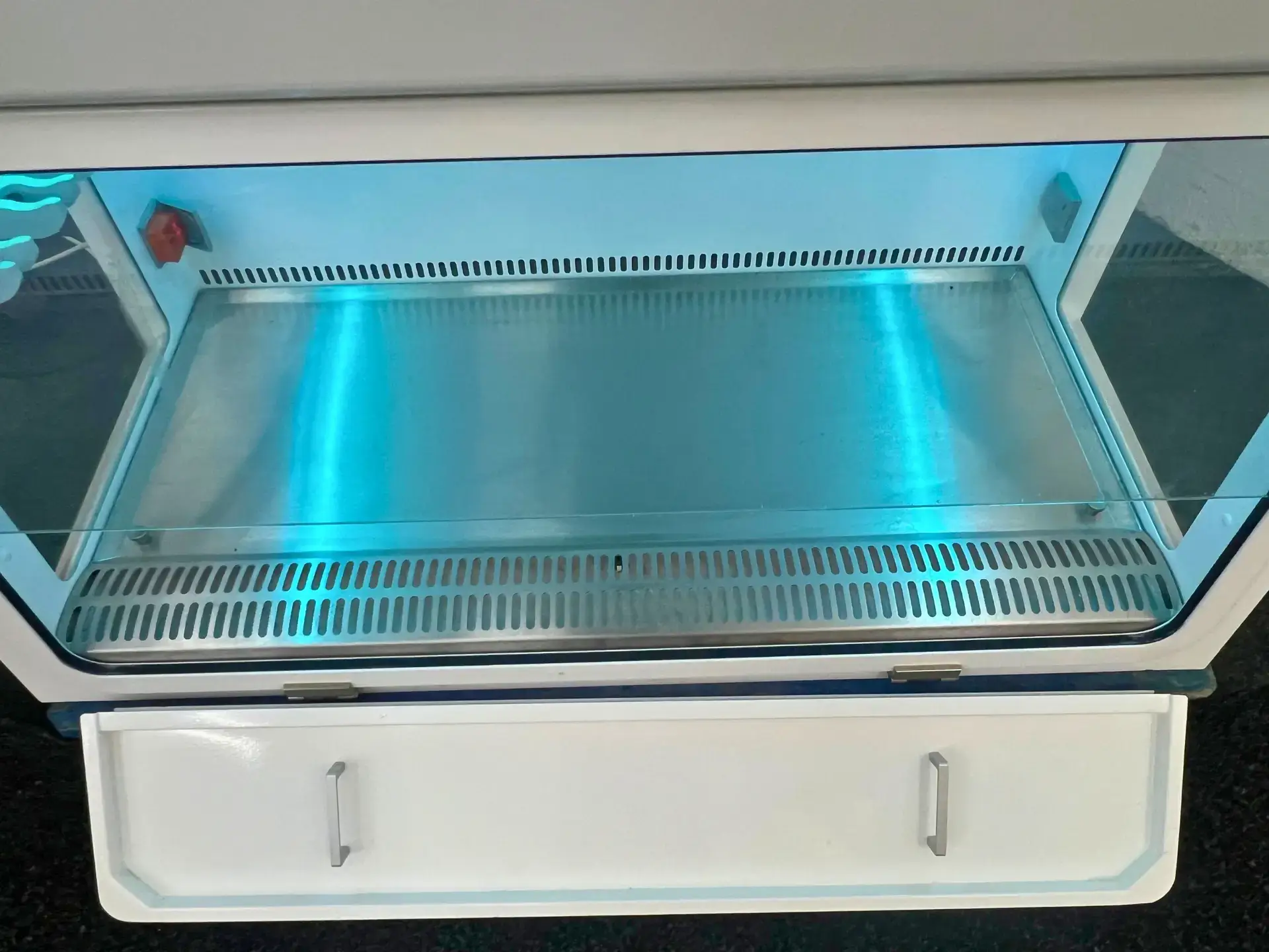 BioMat 2 Microbiological Safety Cabinet Class 2 - Richmond Scientific