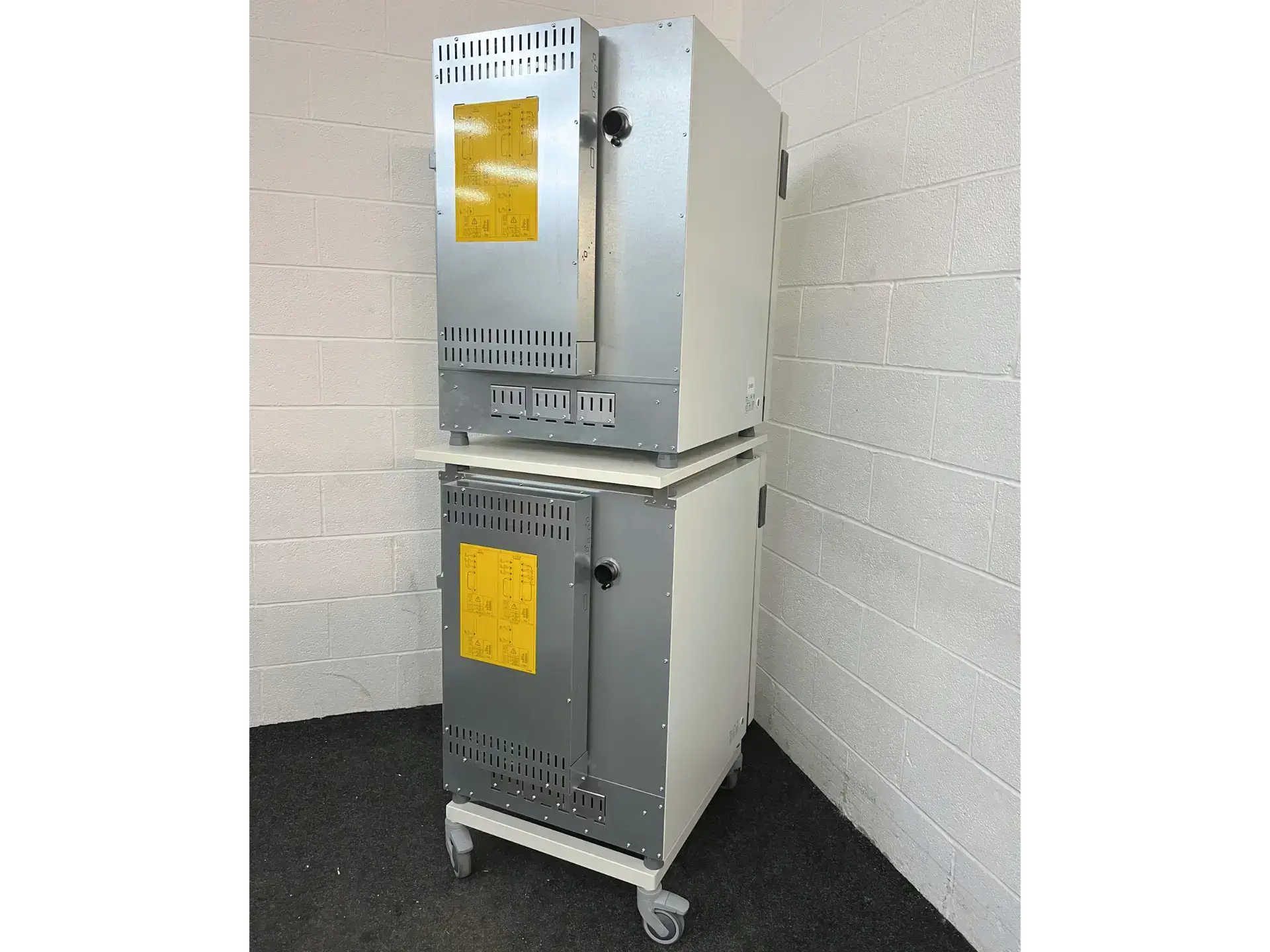 Thermo Scientific HERAcell VIOS 160i Incubator Stack - Richmond Scientific